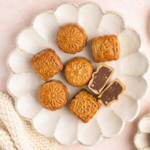 Chocolate Fudge Mooncakes with step-by-step photos | Eat, Little Bird