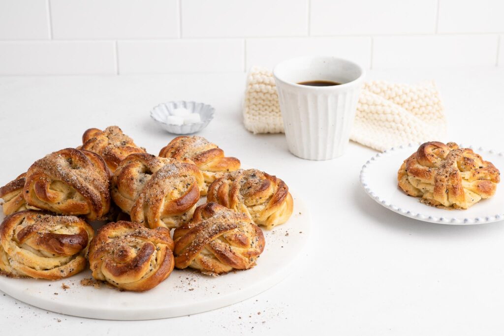 Cardamom Buns with step-by-step photos | Eat, Little Bird