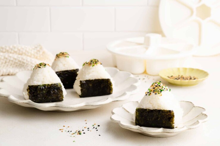 Easy Onigiri with step-by-step photos | Eat, Little Bird